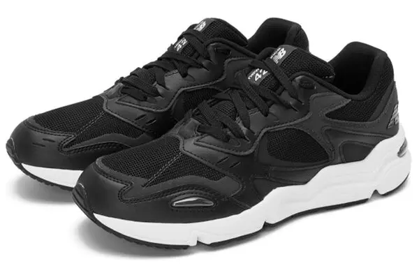 NEW BALANCE 426 Series Low Top Sneakers