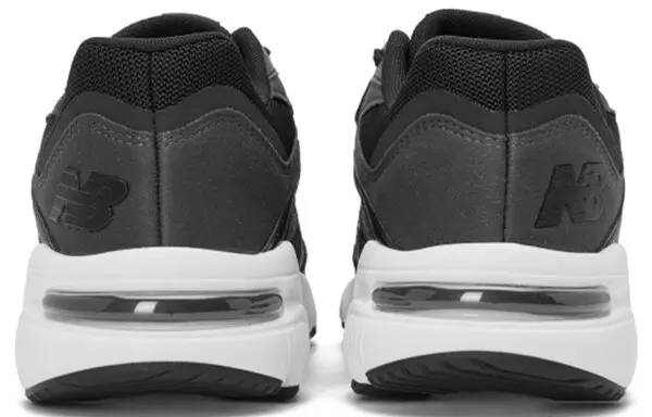 NEW BALANCE 426 Series Low Top Sneakers