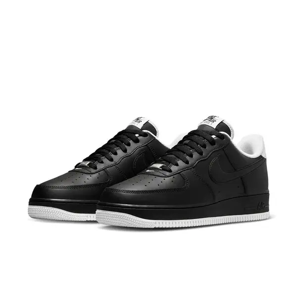 Nike Force 1 '07 Low Top Sneakers