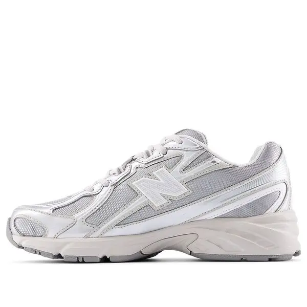 NEW BALANCE 740 - Metallic Silver