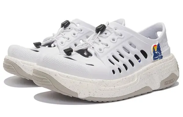 LI-NING Titantrek Azgs018-2 Athletic Sneakers - Standard White