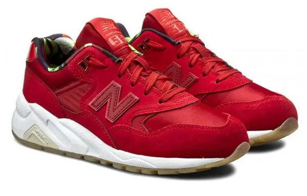 NEW BALANCE 580 Retro Low Top Sneakers - Red