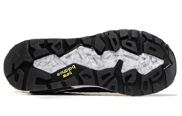 NEW BALANCE 580 Re-engineered Sneakers - Black