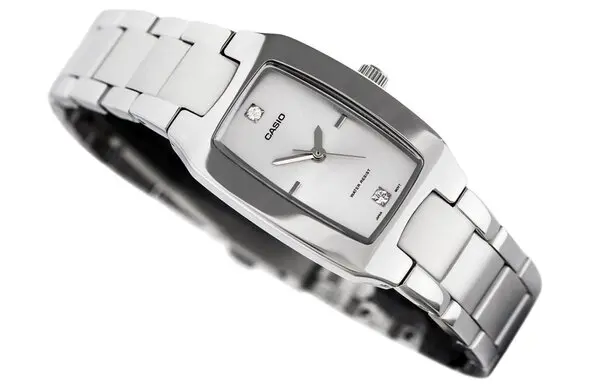 Casio Analog Quartz Watch With Metal Bracelet And White Dial
