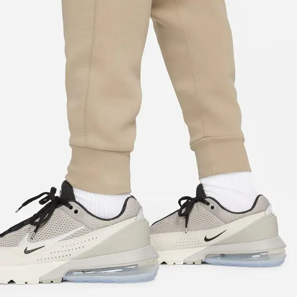 Nike Tech Sweatpants - Khaki