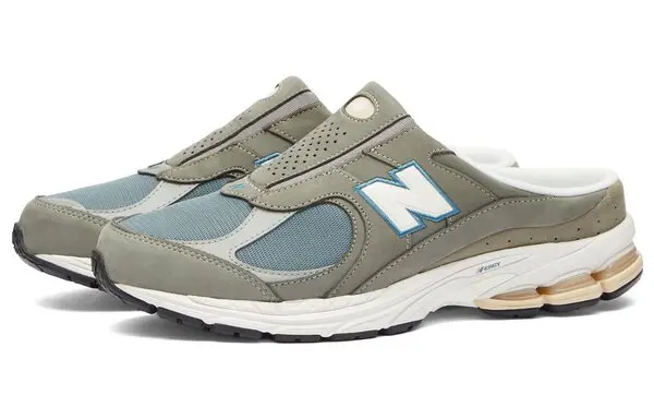 NEW BALANCE 2002rm Slip-on Sneakers