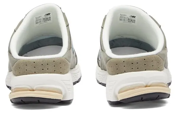 NEW BALANCE 2002rm Slip-on Sneakers