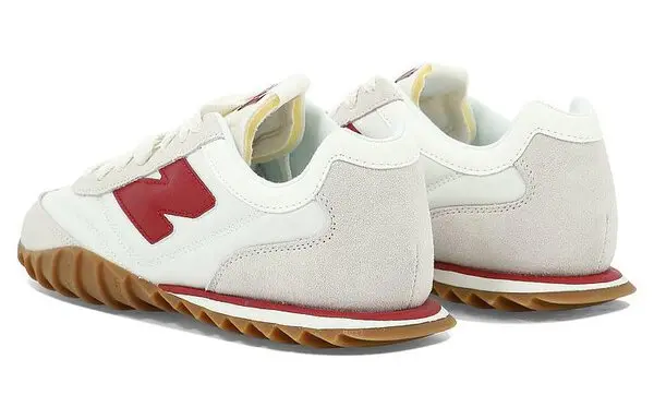 NEW BALANCE Rc30 Low Top Sneakers - Beige/red