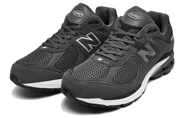 NEW BALANCE 2002r "magnet " Sneakers - Black