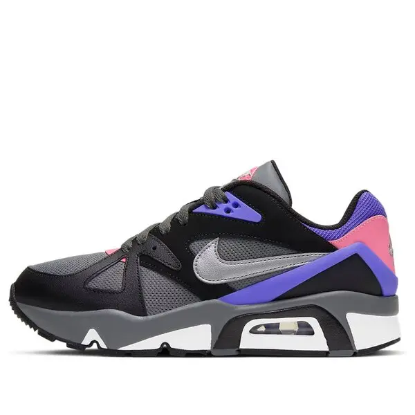 Nike Zoom Structure Sneakers