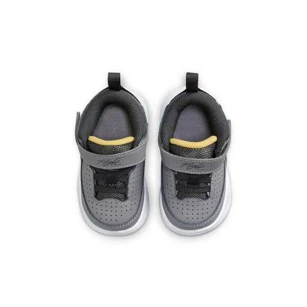 JORDAN Max Aura 5 Sneakers - Gray/black