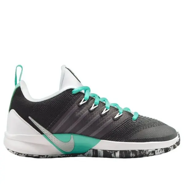 Nike Sabrina 3 Sneakers