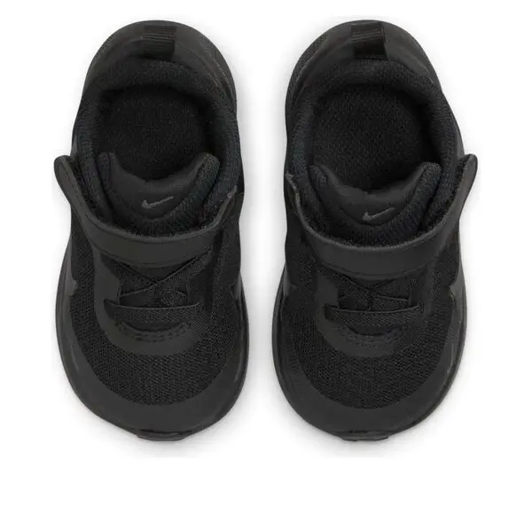 Nike Revolution 7 Sneakers