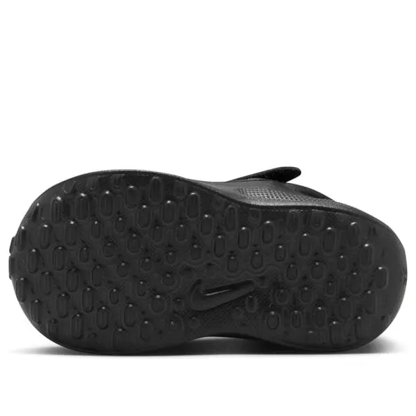 Nike Revolution 7 Sneakers