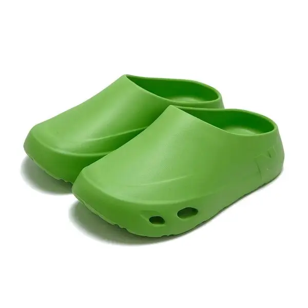 NEW BALANCE Clogs - Green