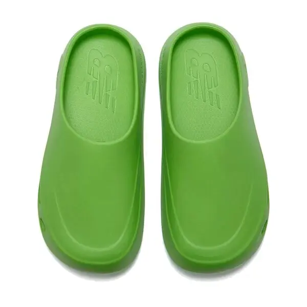 NEW BALANCE Clogs - Green