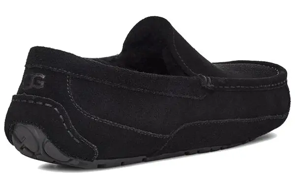 UGG Ascot Slipper - Black