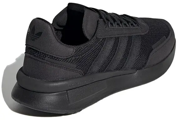 Adidas Retroset Sneakers