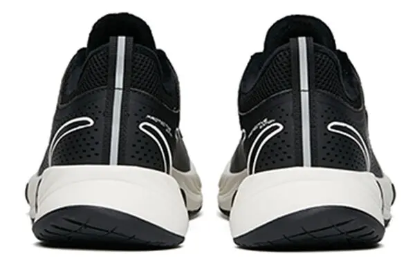 ANTA Run Collection Fleeced Sneakers - Black/white