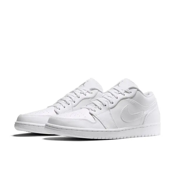 JORDAN 1 Retro Low Sneakers