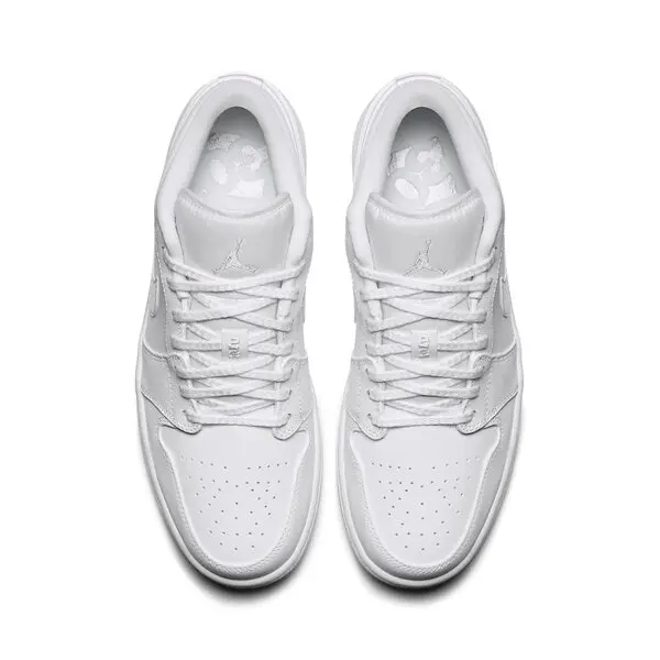 JORDAN 1 Retro Low Sneakers