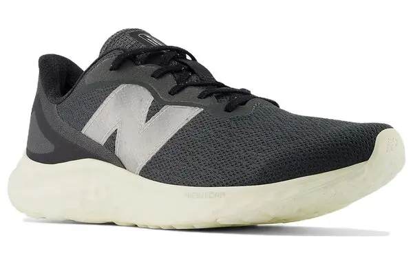 NEW BALANCE Fresh Foam Arishi V4 Sneakers - Blacktop/angora