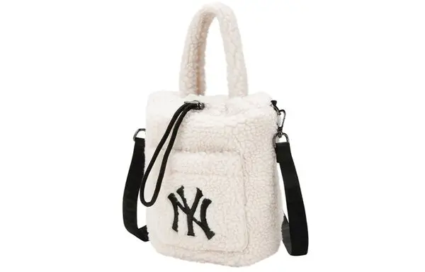 MLB New York Yankees Polar Fleece Bucket Bag