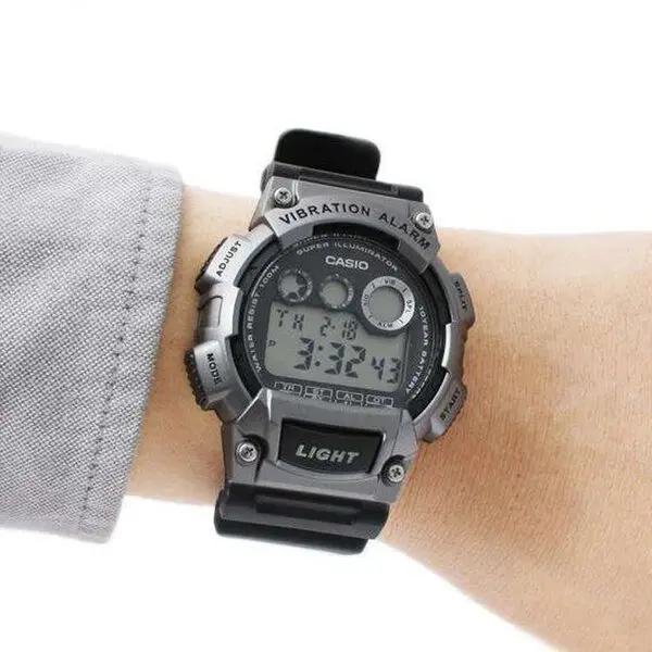 Casio Sports Digital Watch With Vibration Alarm