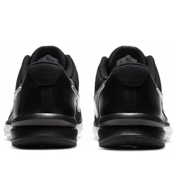 Nike Alpha Huarache Varsity 3 Turf Athletic Shoes