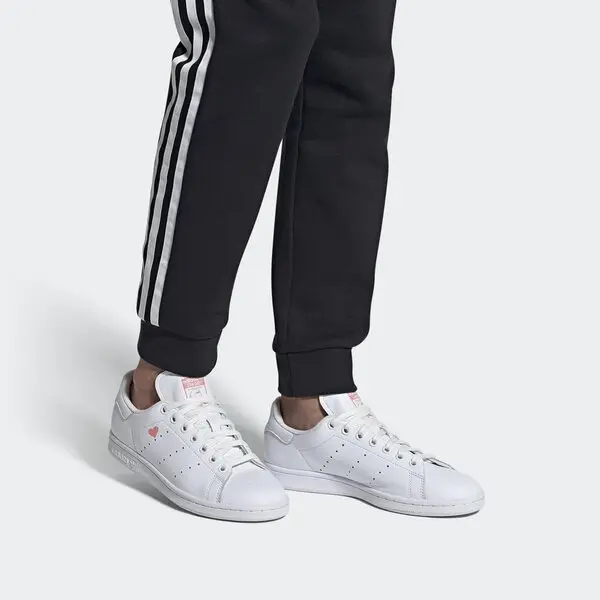 Adidas Stan Smith "valentine's Day" Low Top Sneakers - White