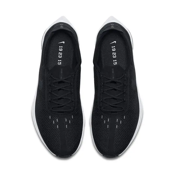 Nike Fast Exp Racer Sneakers