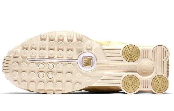 Nike Shox R4 'guava Sneakers - Gold