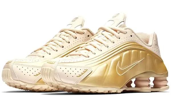 Nike Shox R4 'guava Sneakers - Gold