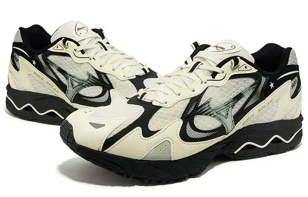 Mizuno D1gh213506 Athletic Sneakers - White