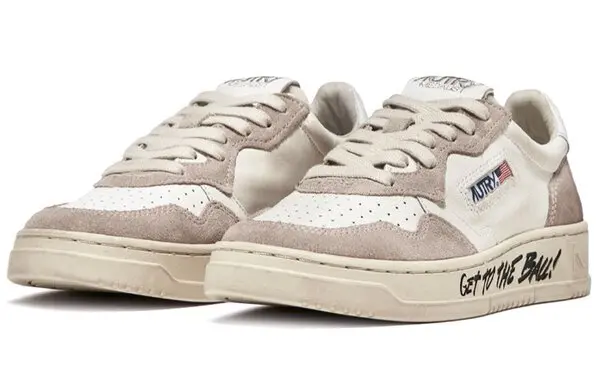 AUTRY Medalist Leather Low Top Sneakers
