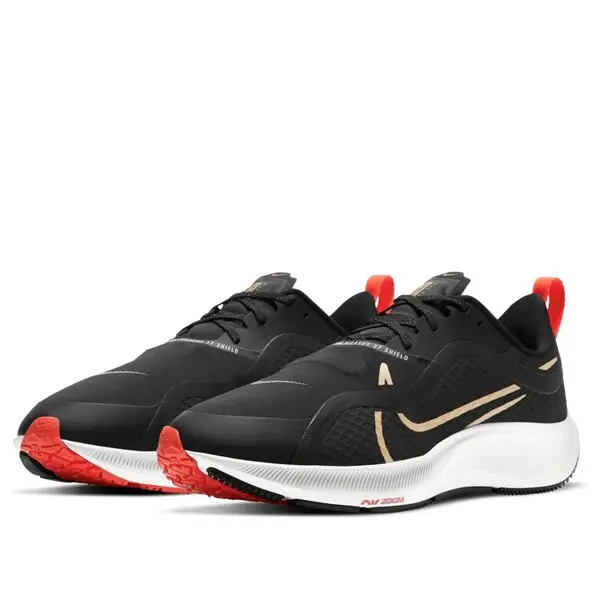 Nike Zoom Pegasus 37 Shield Sneakers