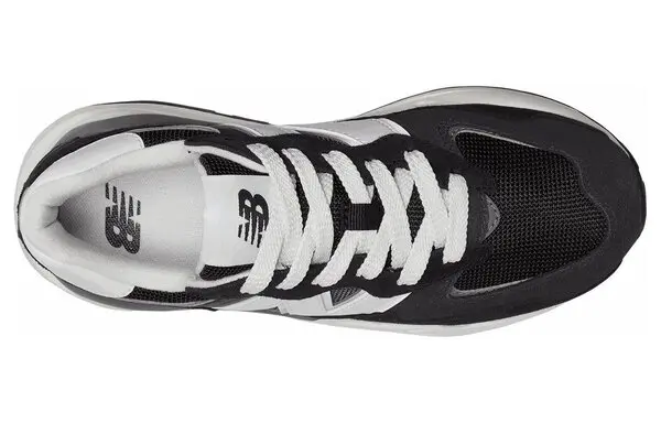 NEW BALANCE 57/40 Sneaker - Black/white