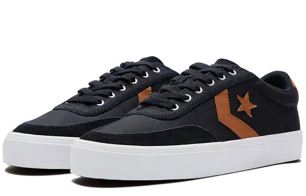 CONVERSE Courtlandt Star Replay