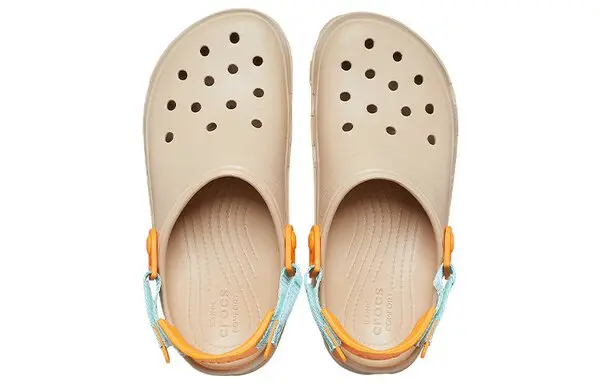 CROCS Classic Clog Sandals - Default Colorway