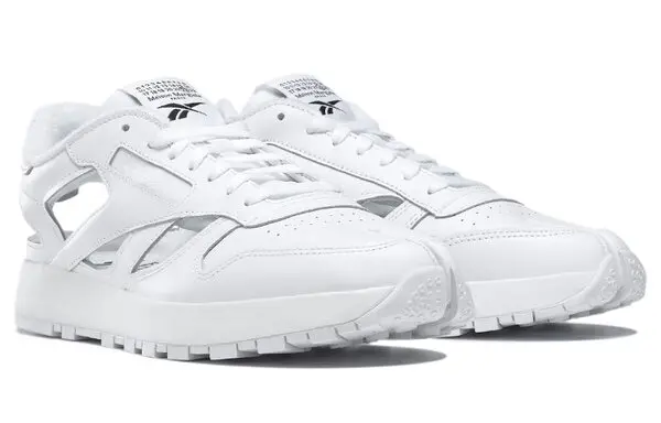 REEBOK Maison Margiela X Classic Leather Dq Tabi Toe Sneakers - White