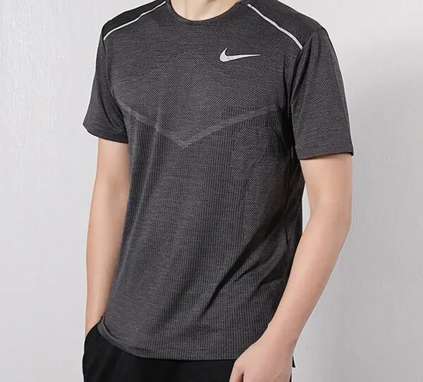 Nike Techknit Ultra Reflective Short Sleeve Shirt