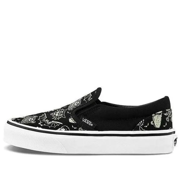 VANS Classic Slip-on Sneakers