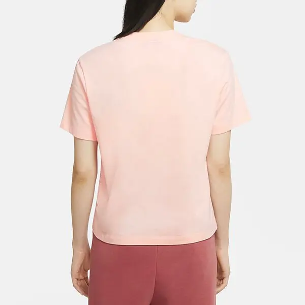 Nike Essentials Embroidery Logo T-shirt