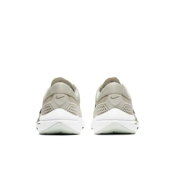 Nike Zoom Vomero 15 Athletic Sneakers - Grey/black
