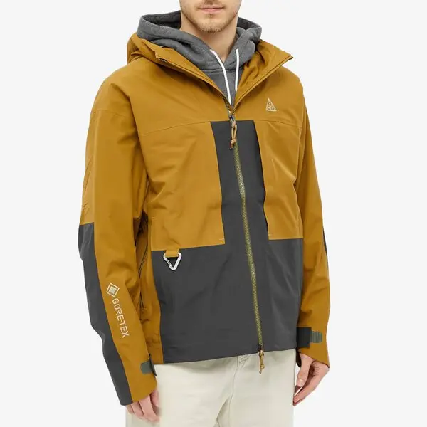 Nike Gore-tex Hooded Jacket - Default Color