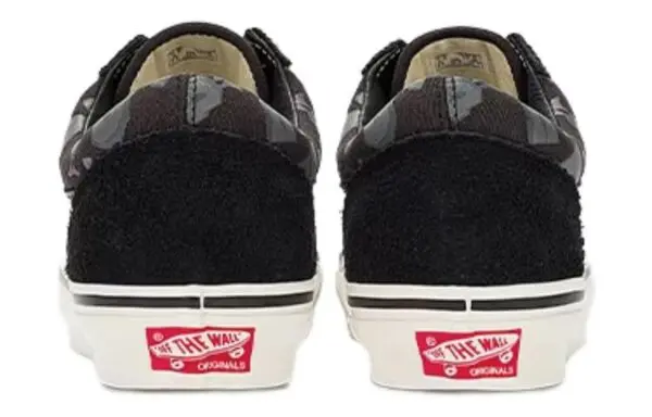 VANS X Undefeated Old Skool Sneakers - Black