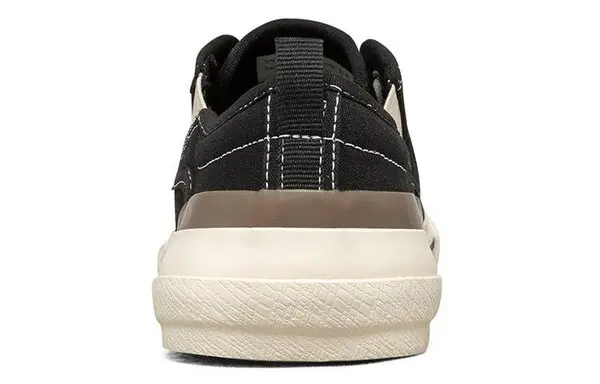 Sketchers Canvas Low Top Sneakers
