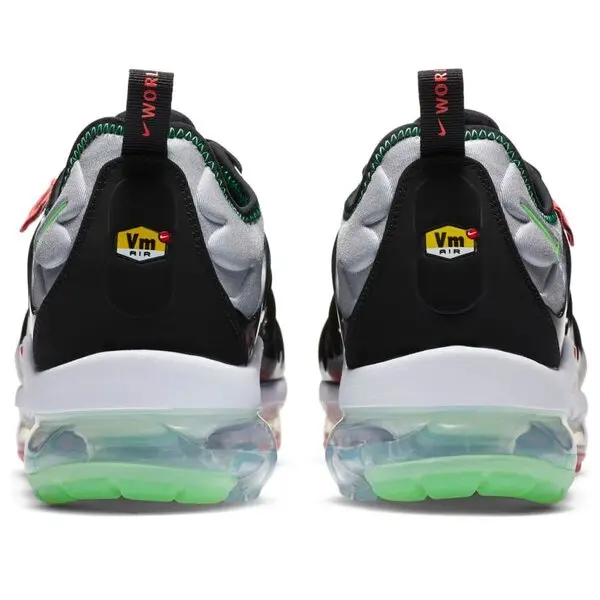 Nike Vapormax Plus "worldwide Pack" Sneakers - Black