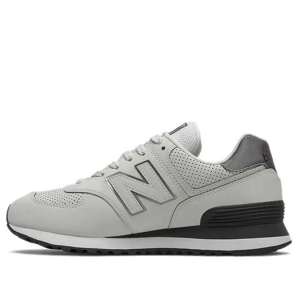 NEW BALANCE 574 Retro Sneakers - Ivory/black