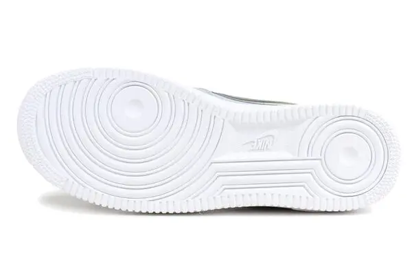 Nike Force 1 '07 Lv8 3 Low Top Sneakers